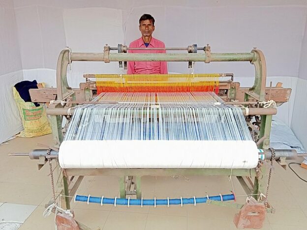 Weaver Job Description, Duties, Skills & Career Path | Jinn